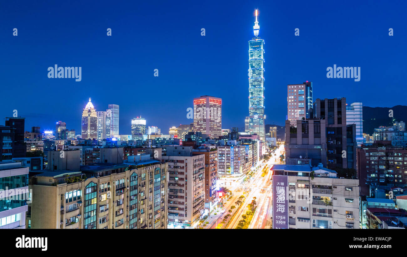 Taipei cityscape with Taipei 101 Stock Photo - Alamy