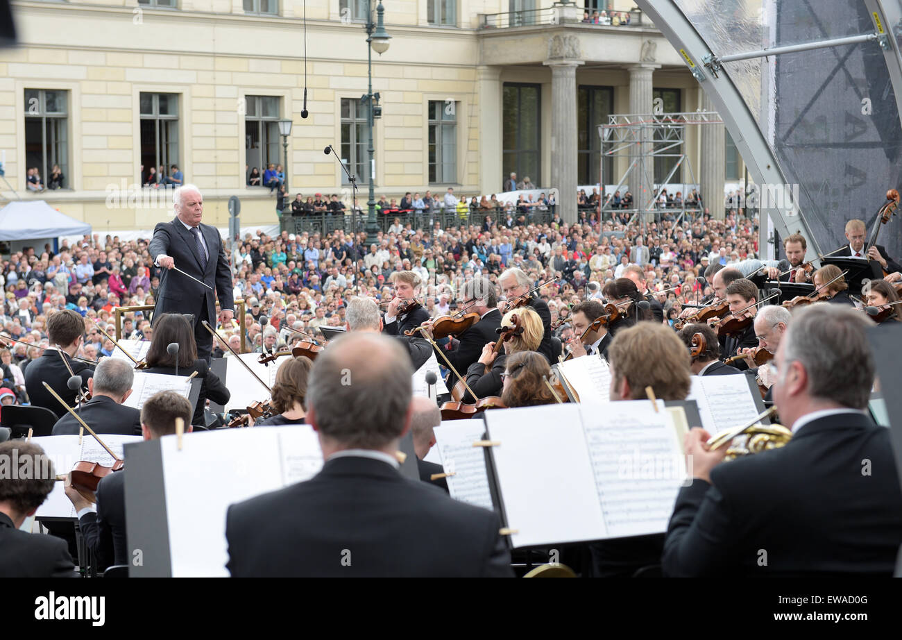 A Sunday afternoon classical concert under the direction of Daniel ...