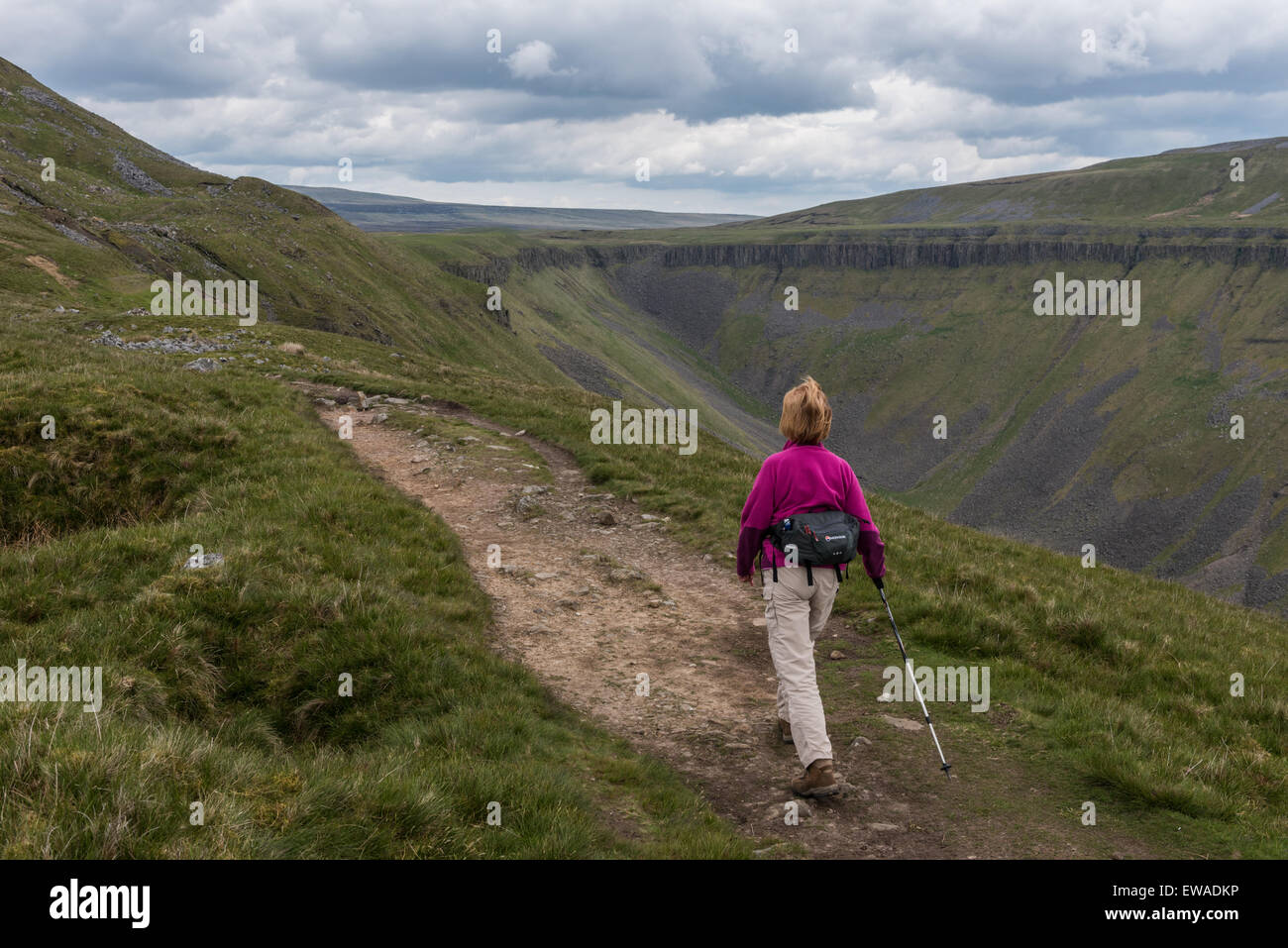 Walking towards High Cup Nick Stock Photo - Alamy