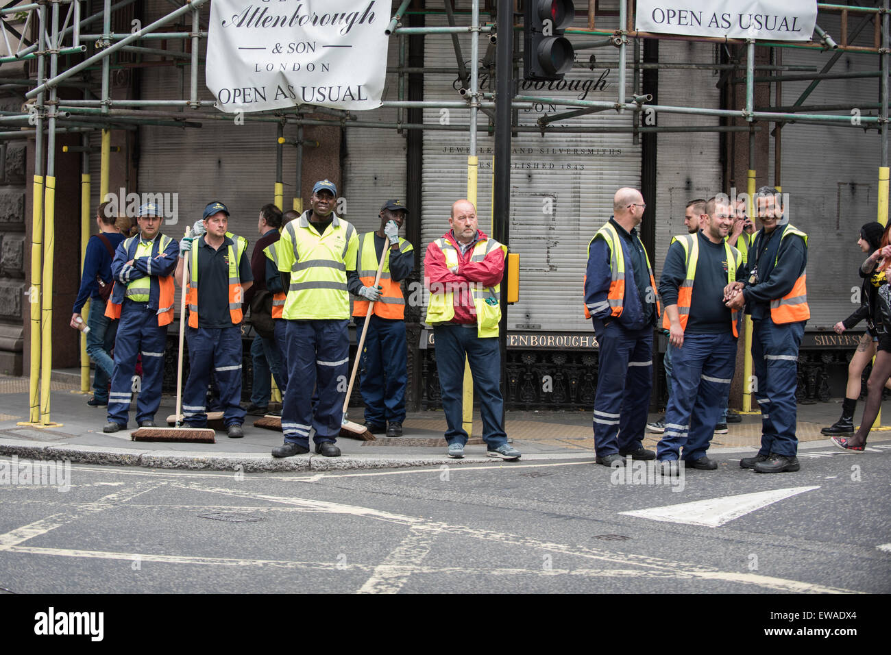 London workers assembly hi-res stock photography and images - Alamy