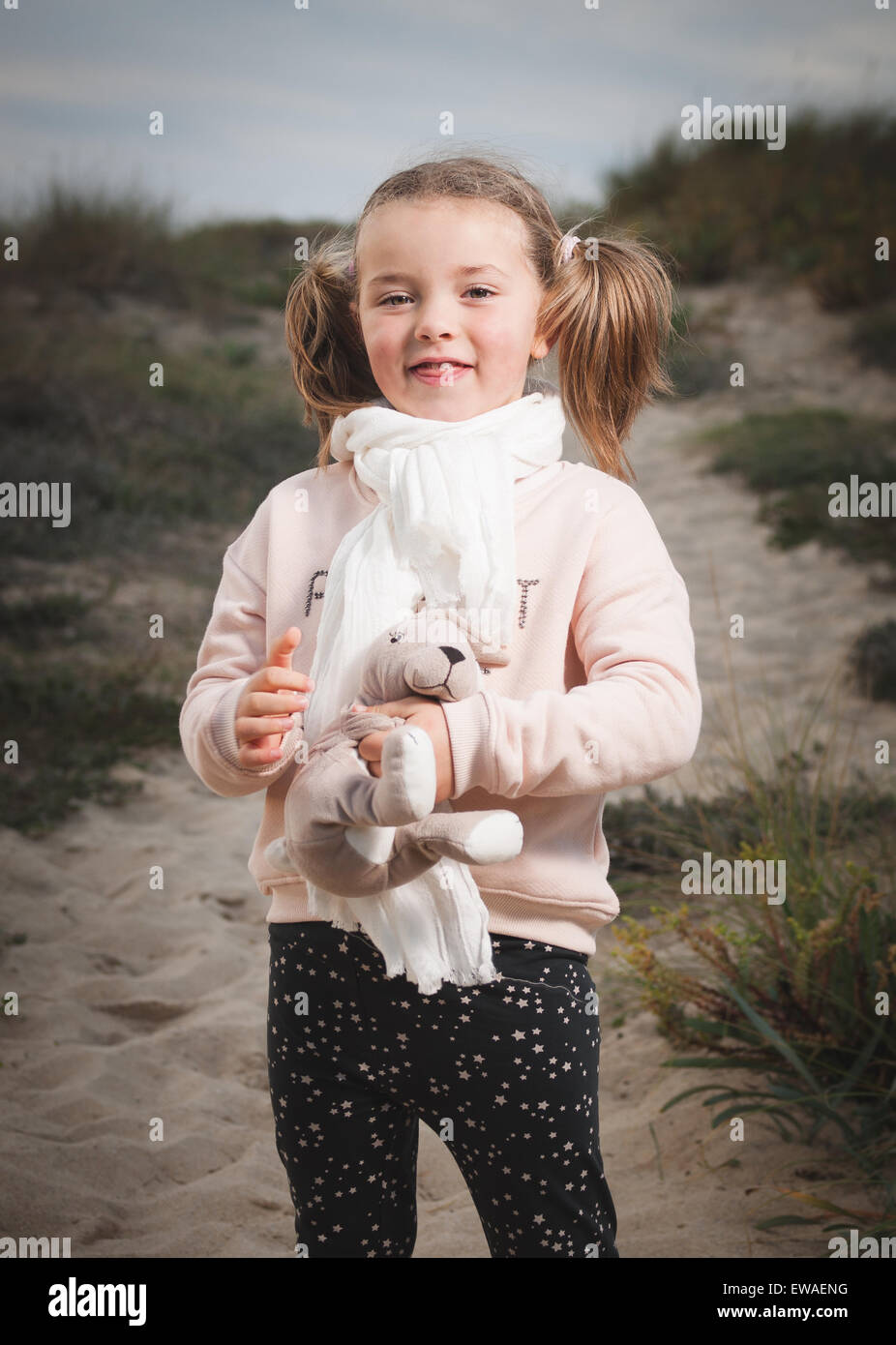 Child flashlight outdoors hi-res stock photography and images - Alamy