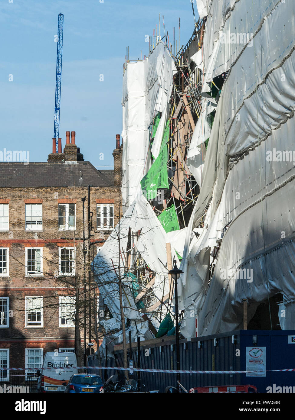 Scaffolding collapse hi-res stock photography and images - Alamy