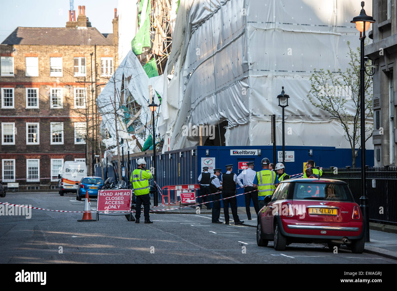 Scaffolding collapse hi-res stock photography and images - Alamy