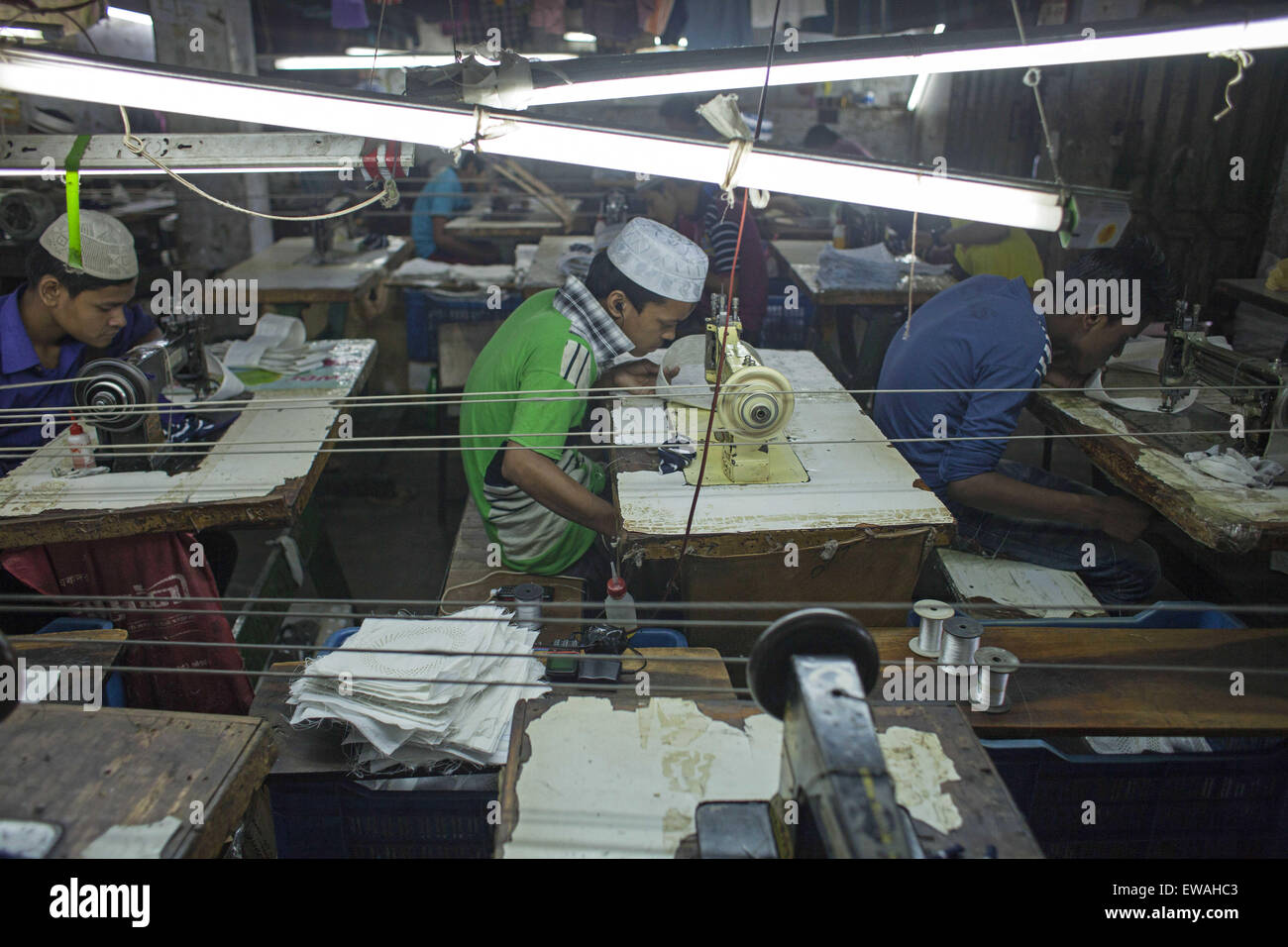 Saudi arabia pakistan worker hi-res stock photography and images - Alamy