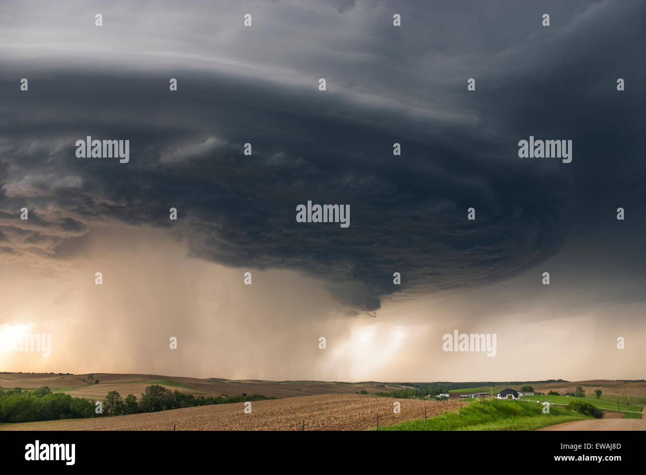 Long-lived supercell moves across northeast Nebraska almost following ...