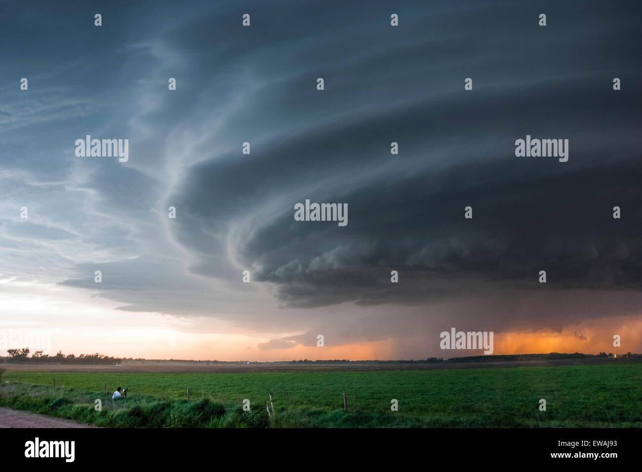 Striated supercell passes just north of Grand Island Nebraska May 10 ...