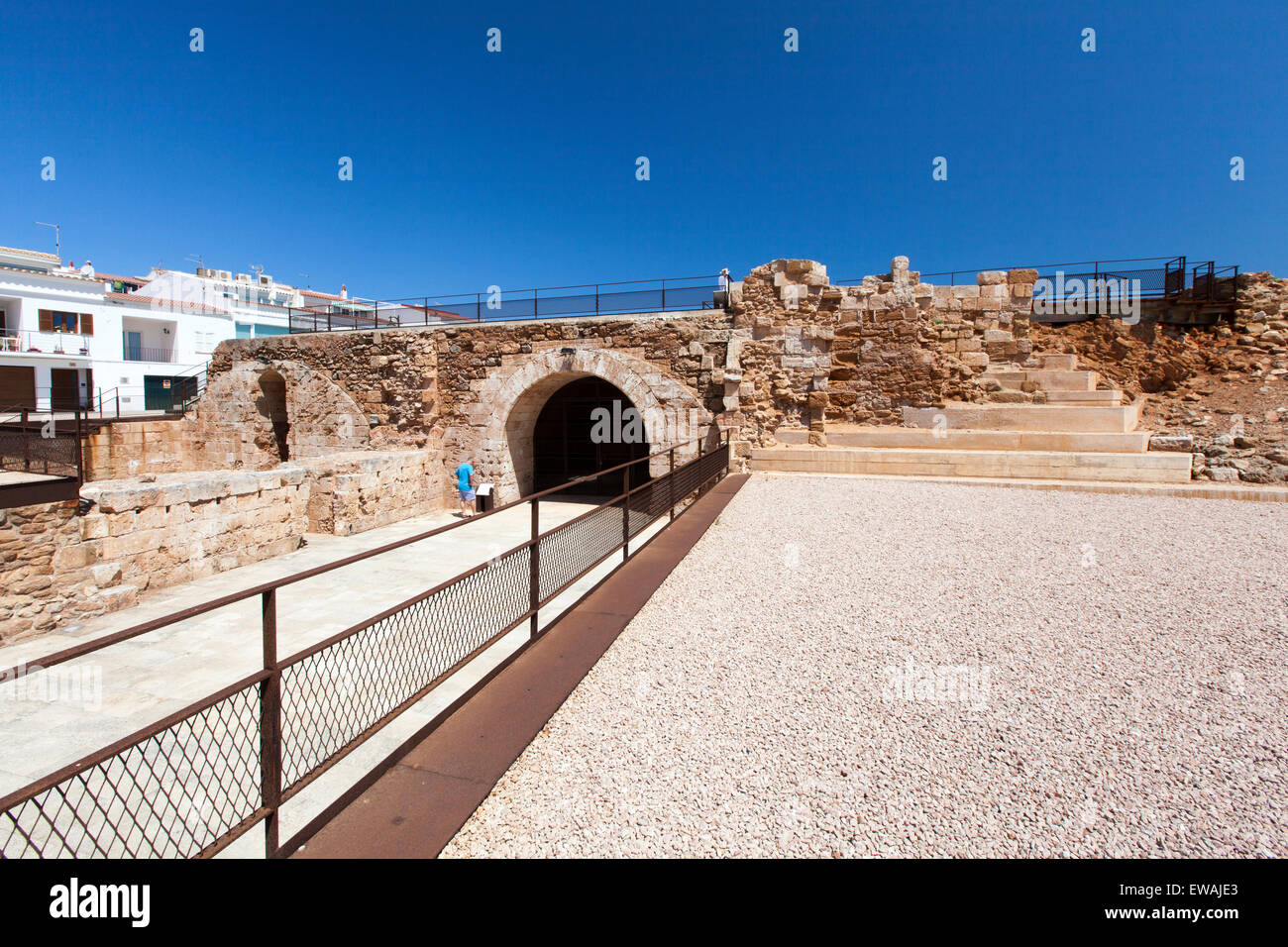 Old ruined fort hi-res stock photography and images - Alamy