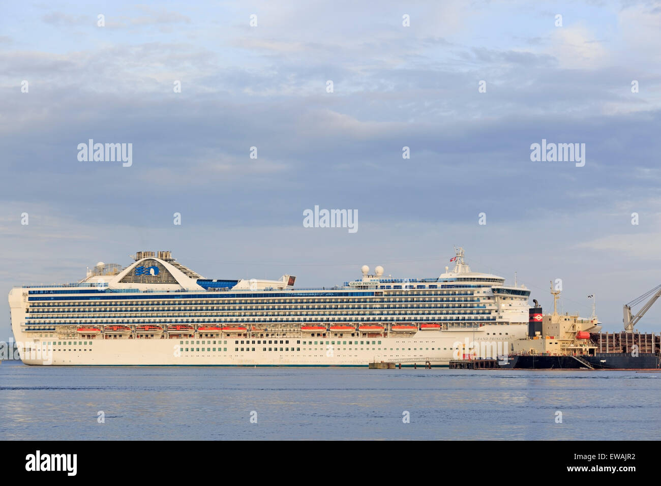 Princess Cruise lines 'Grand Princess' cruise ship in Nanaimo harbour ...