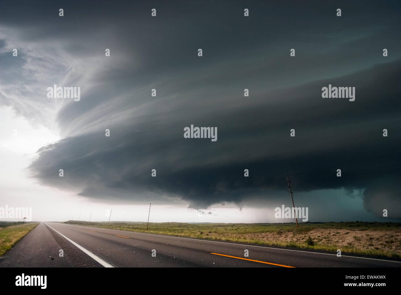 Very intense high precipitation supercell storm moves south in the ...