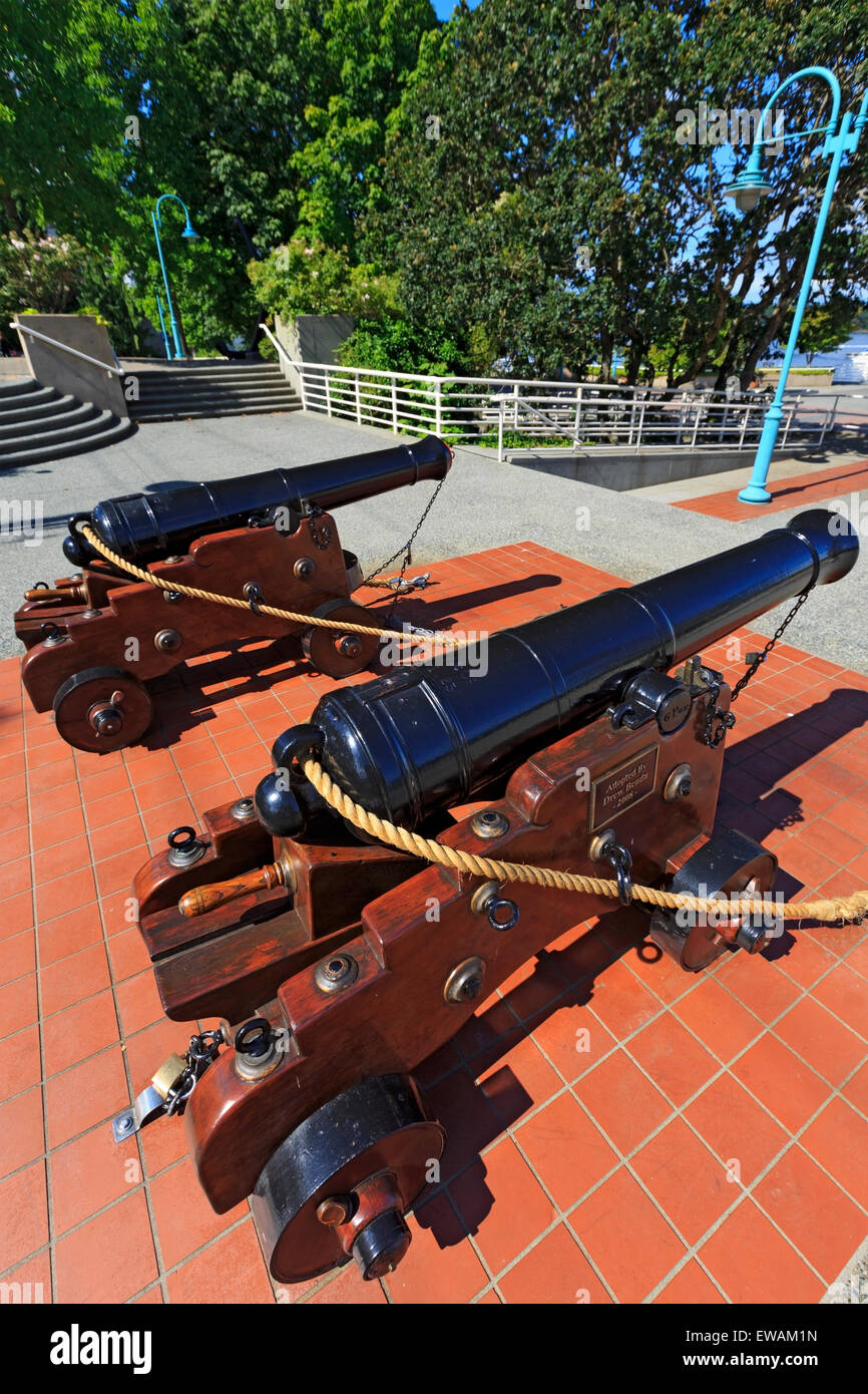British cannons hi-res stock photography and images - Alamy