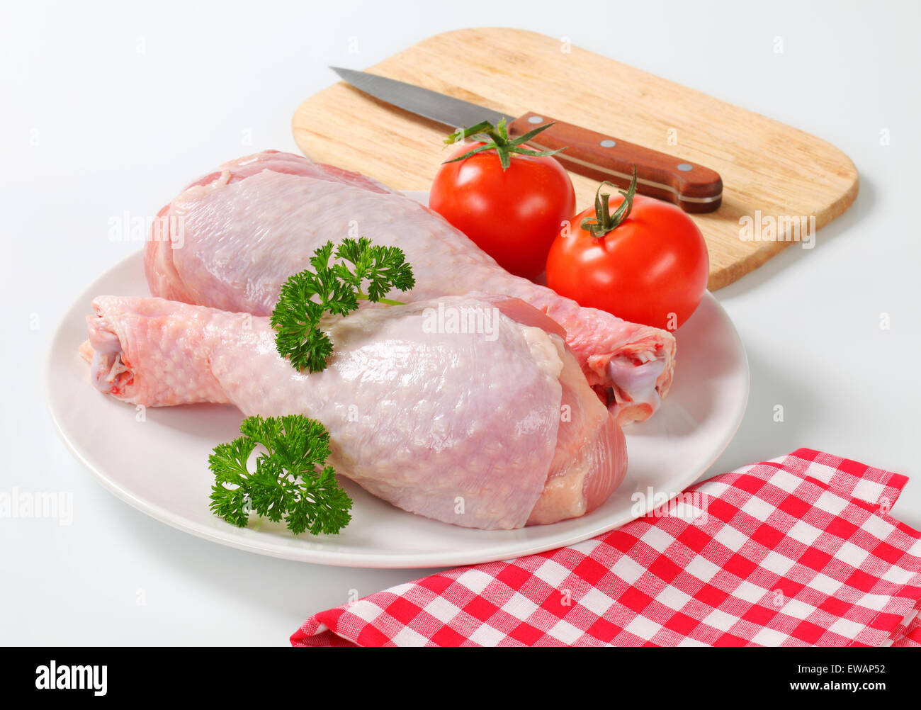 Turkey legs uncooked hi-res stock photography and images - Alamy
