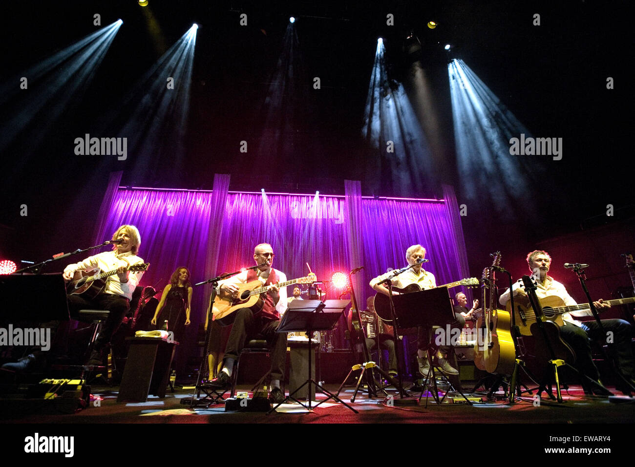 Status quo hi-res stock photography and images - Alamy