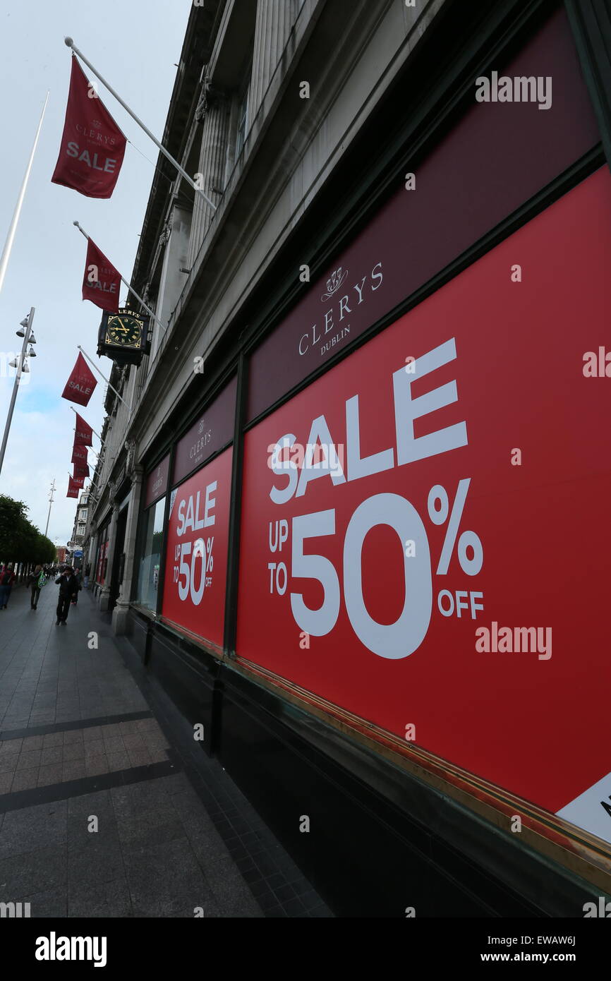 Clerys department store in oconnell hi-res stock photography and images ...