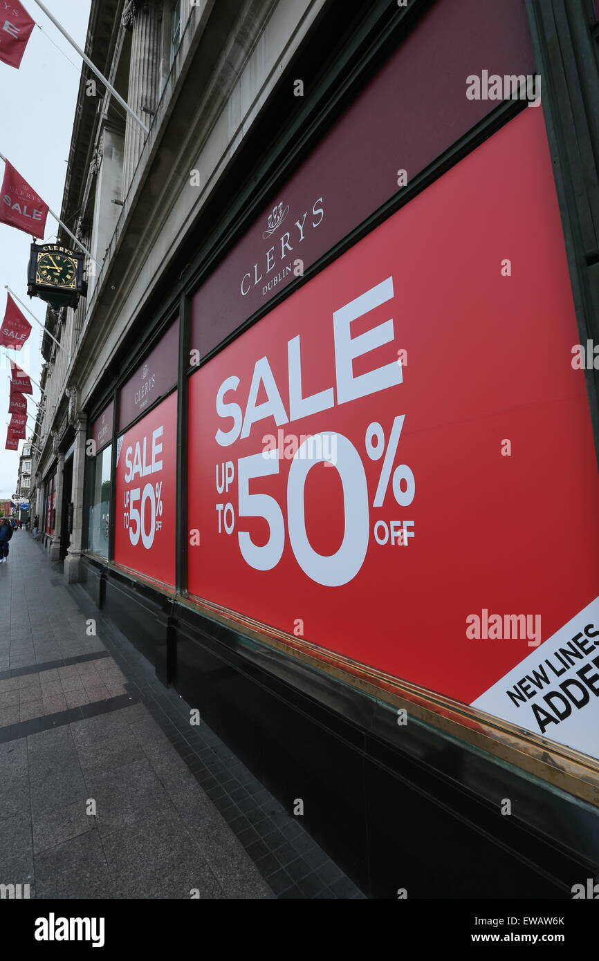 Clerys department store in oconnell hi-res stock photography and images ...