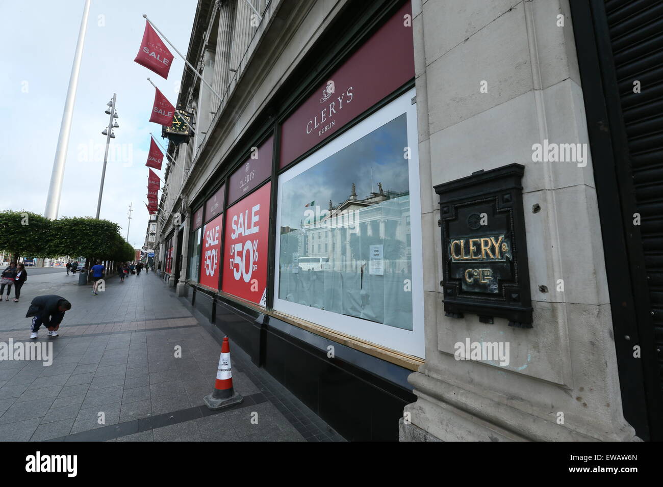 Clerys department store in oconnell hi-res stock photography and images ...