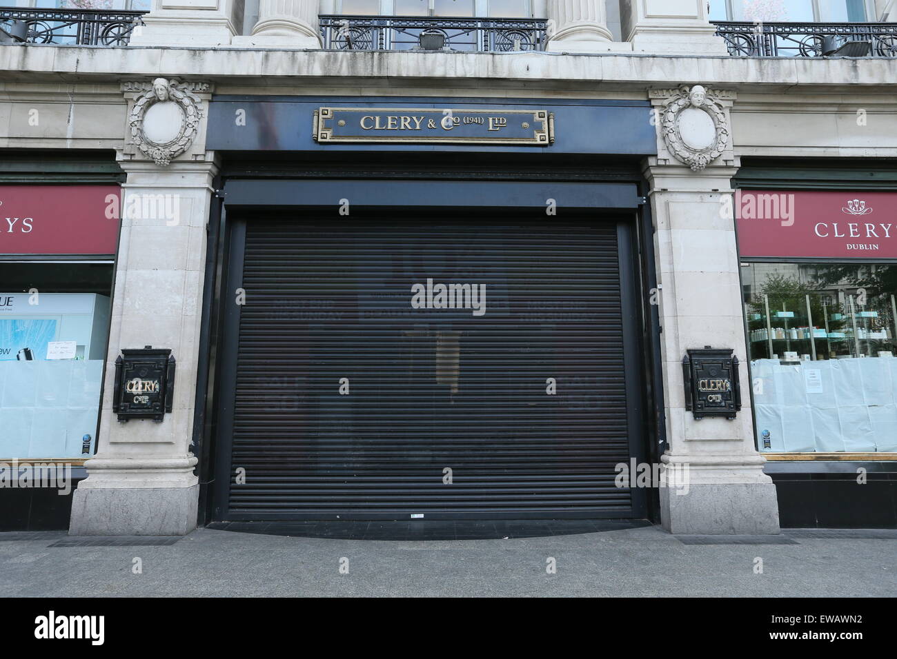 Image of the Clerys Department Store building on O'Connell Street in ...