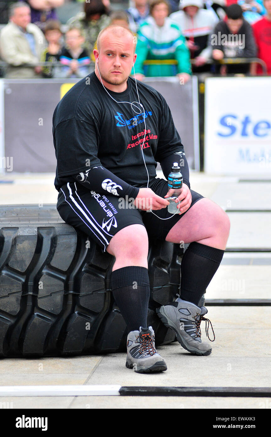 Competitor in the Ireland's Strongest Man contest in Londonderry (Derry ...