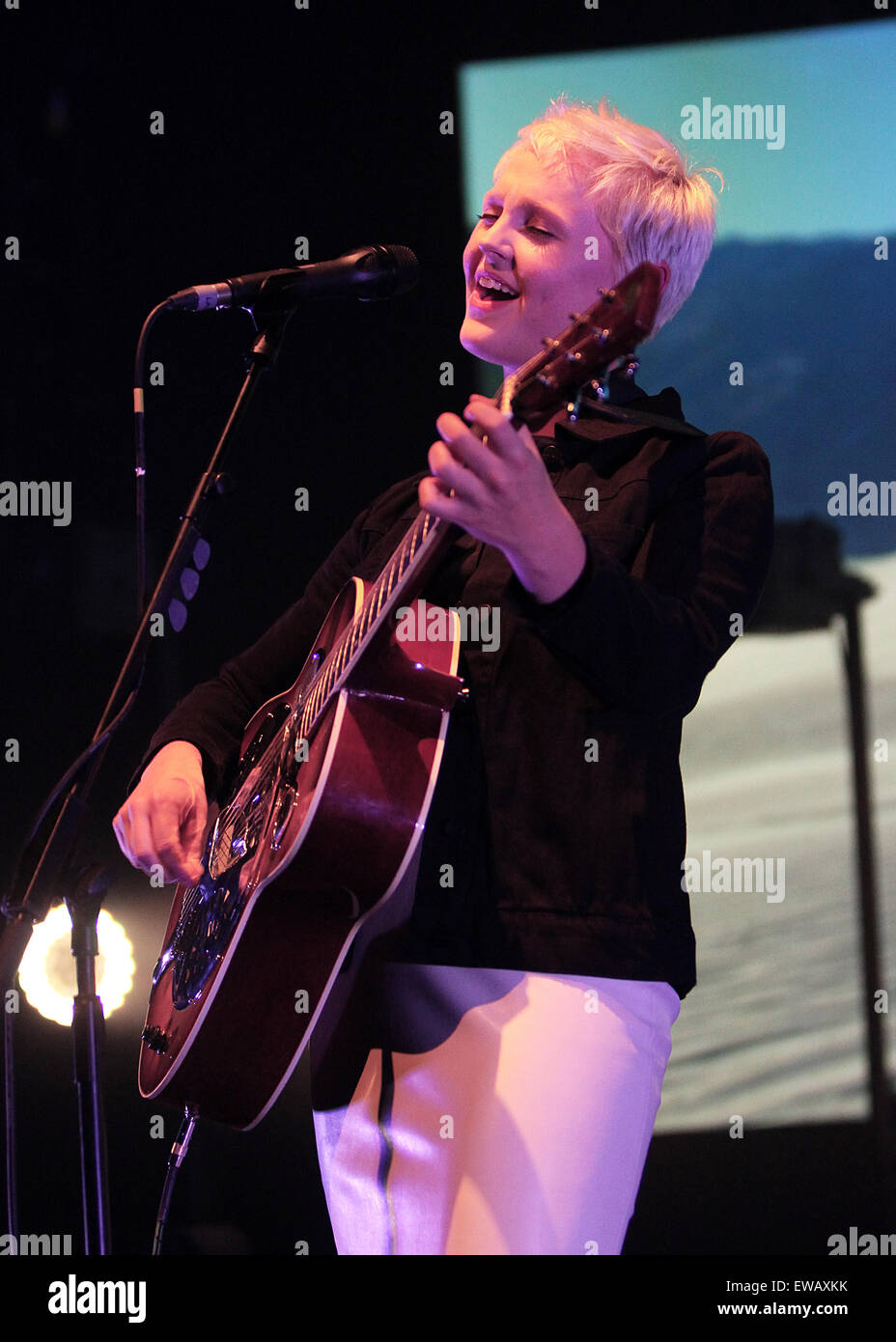 Laura marling on stage hi-res stock photography and images - Alamy