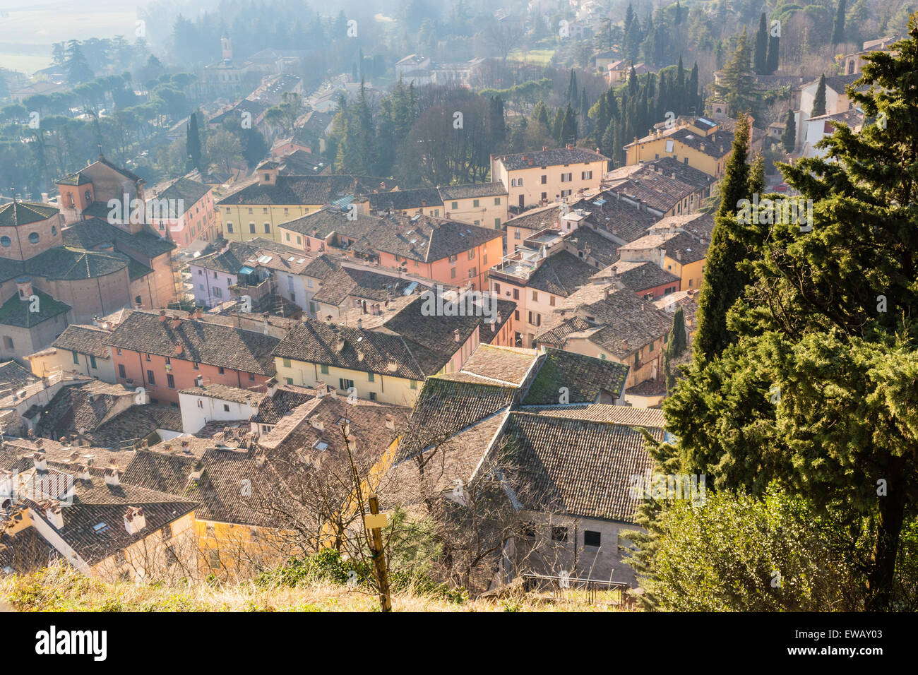Tile roofs italian country village hi-res stock photography and images ...