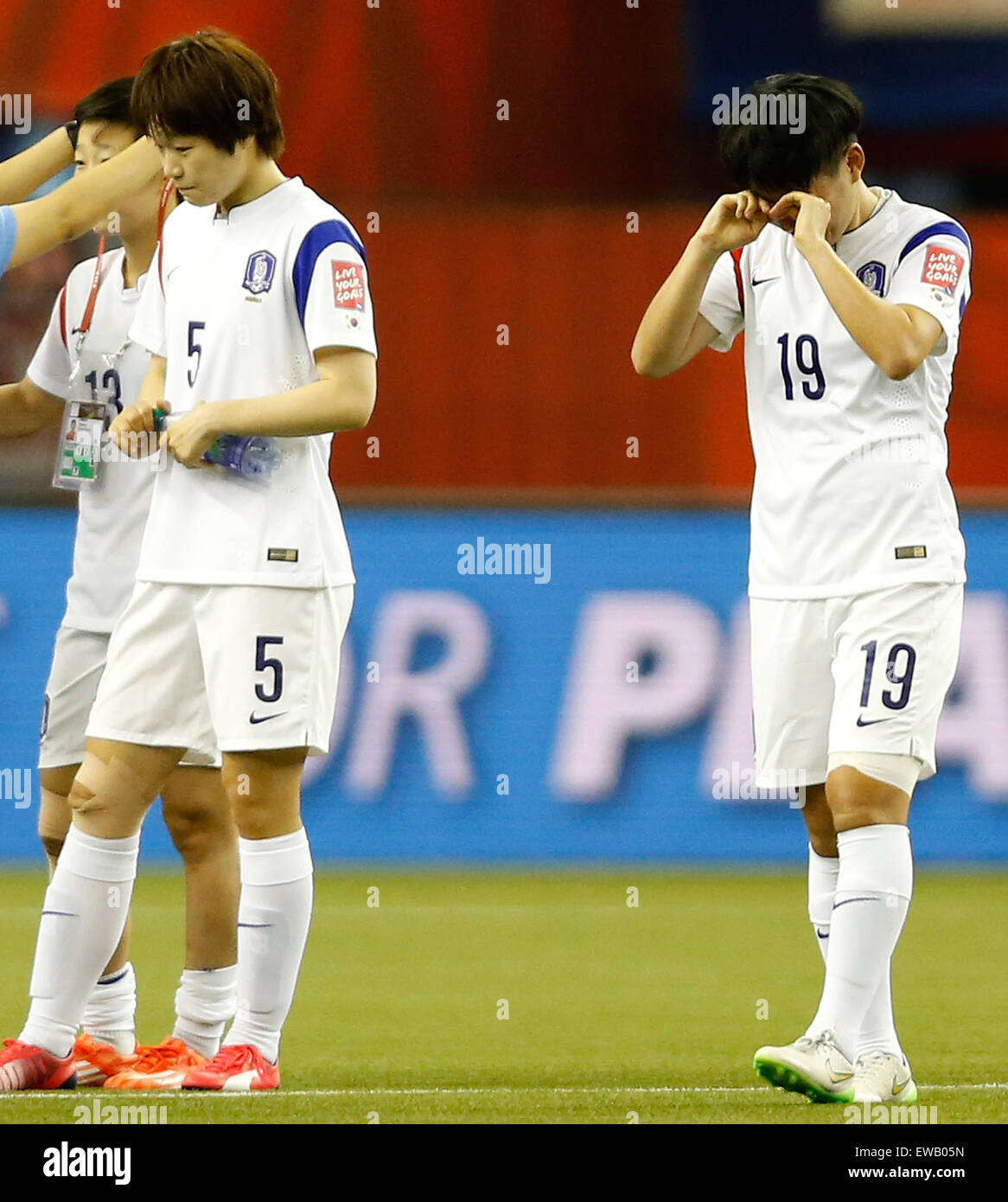 Montreal, Canada. 21st June, 2015. Kim Soo Yun (R) of South Korea ...