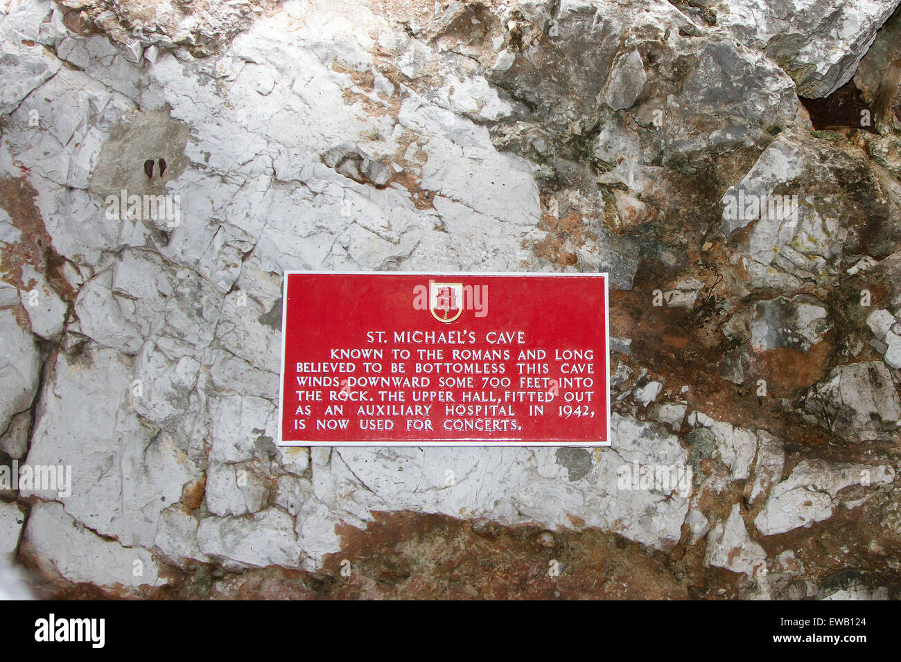 Fort rock cave hi-res stock photography and images - Alamy