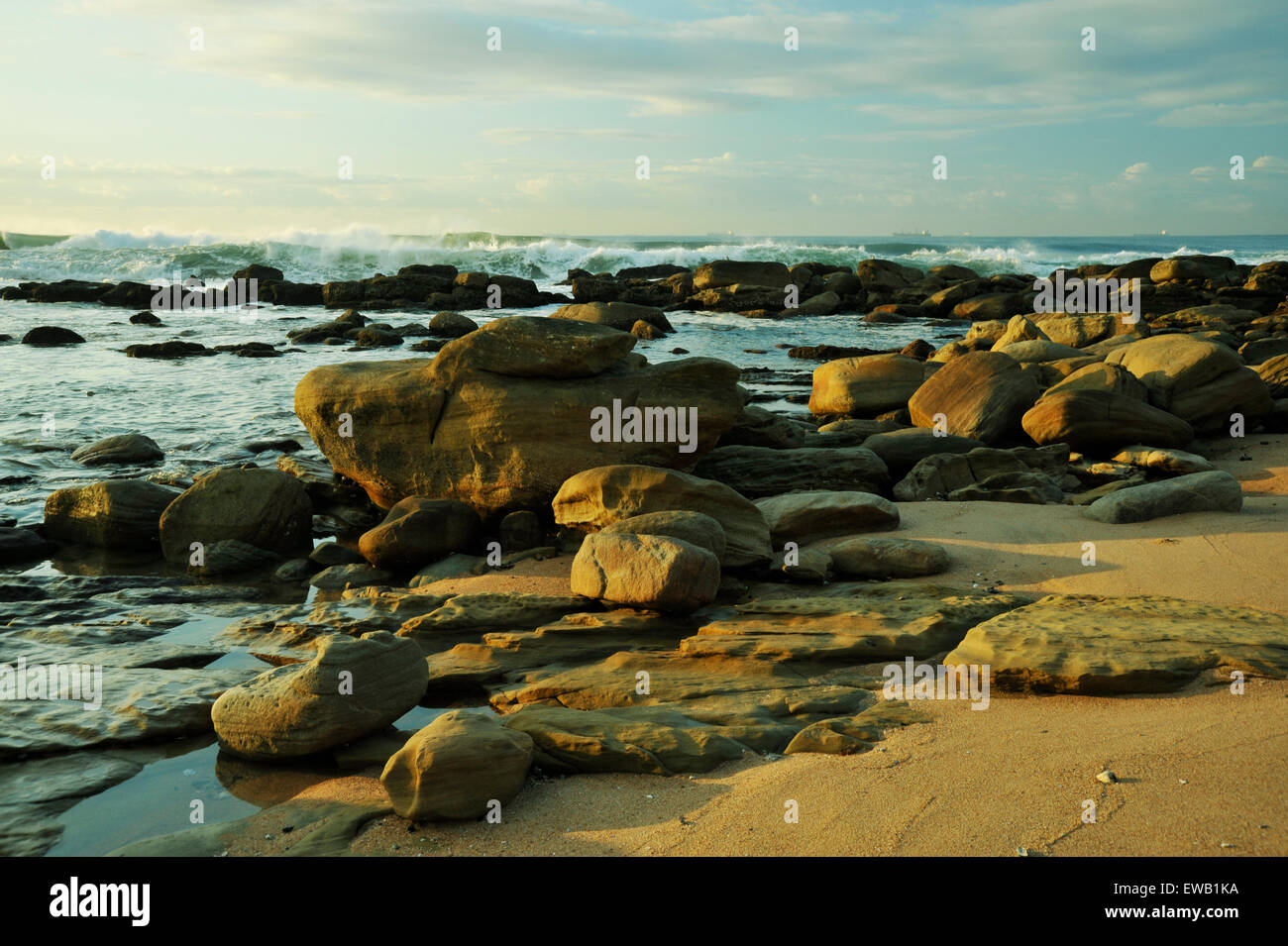 Yellow golden colour beaches hi-res stock photography and images - Alamy