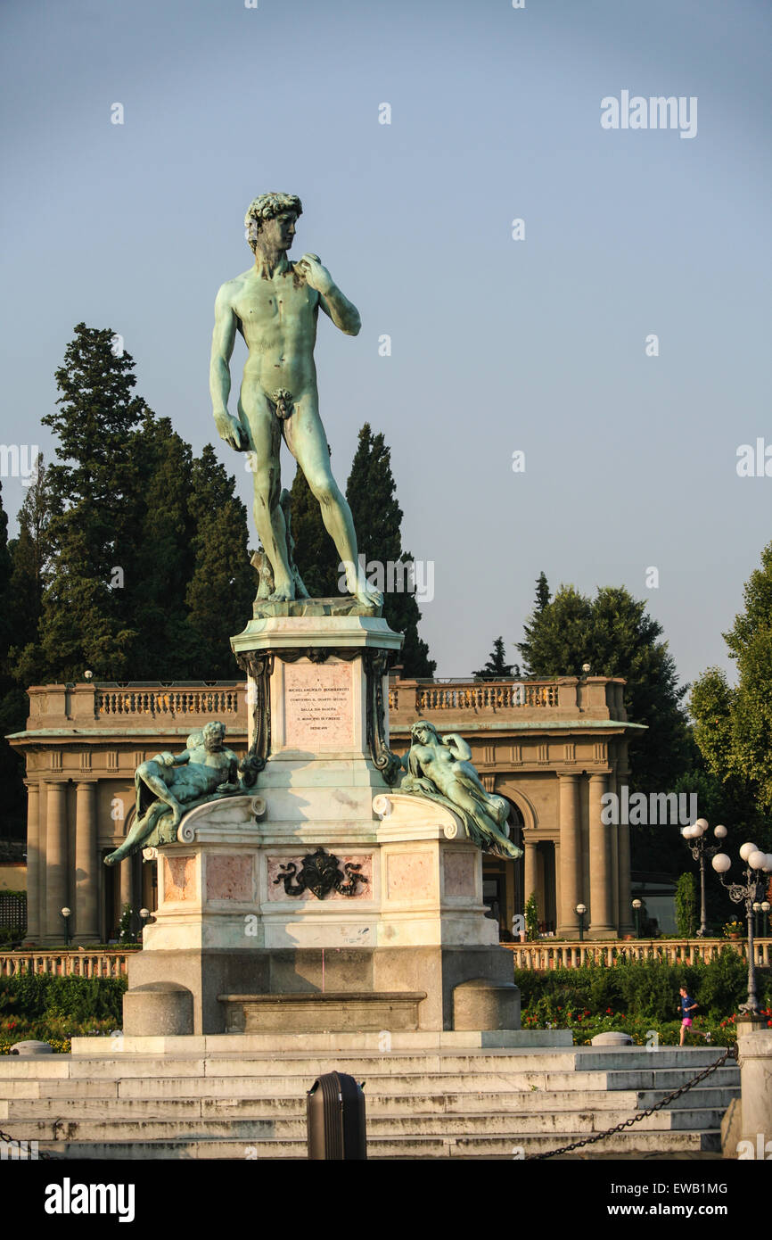 Statue of Michelangelo's David a replica on hillside at large square ...