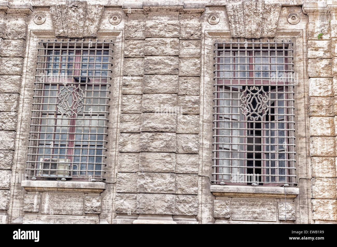 Windows of historical building in the center of Rome Stock Photo - Alamy