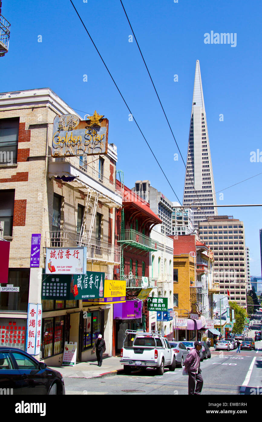 Transamerica building from chinatown hi-res stock photography and ...