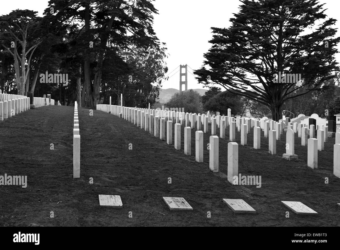 Golden Gate Bridge in San Francisco at Sunset over the Pacific Ocean ...