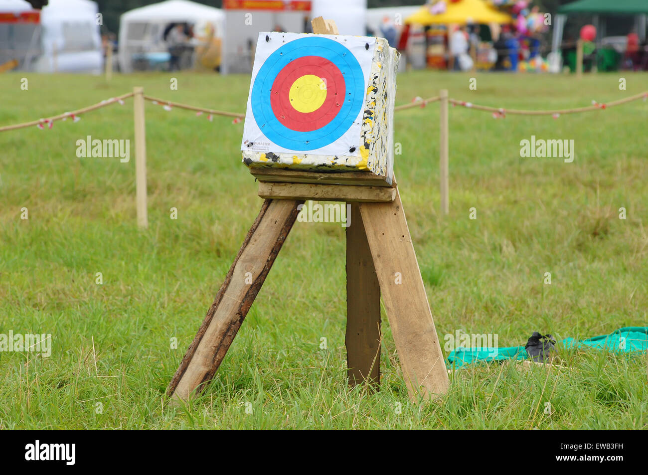 Archery target on field. Nature background Stock Photo - Alamy