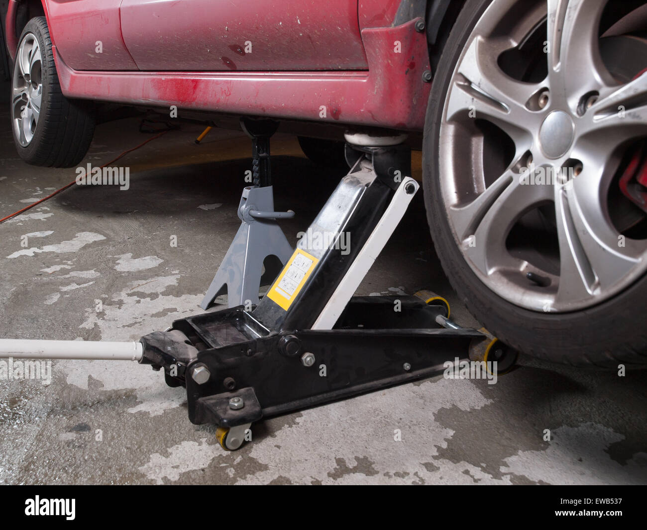 Hydraulic jack hi-res stock photography and images - Alamy