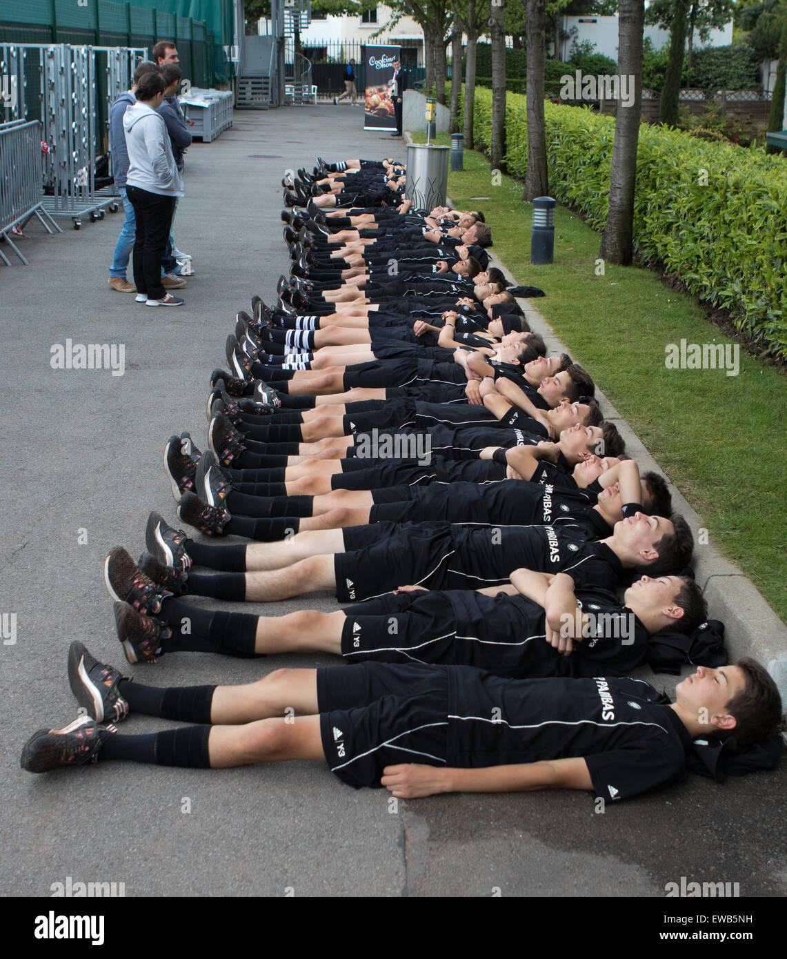 Laying on the ground hi-res stock photography and images - Alamy