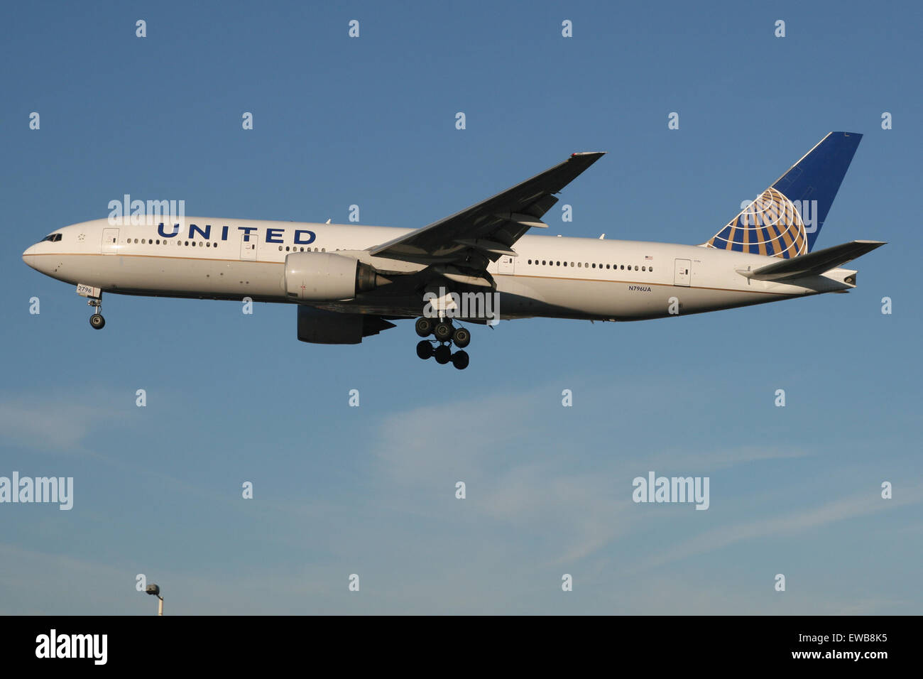 777 tail hi-res stock photography and images - Alamy