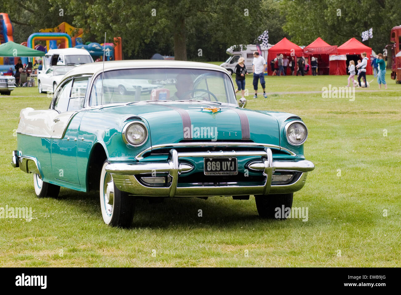 Classical 1955 Pontiac Star Chief two-door automobile Stock Photo - Alamy