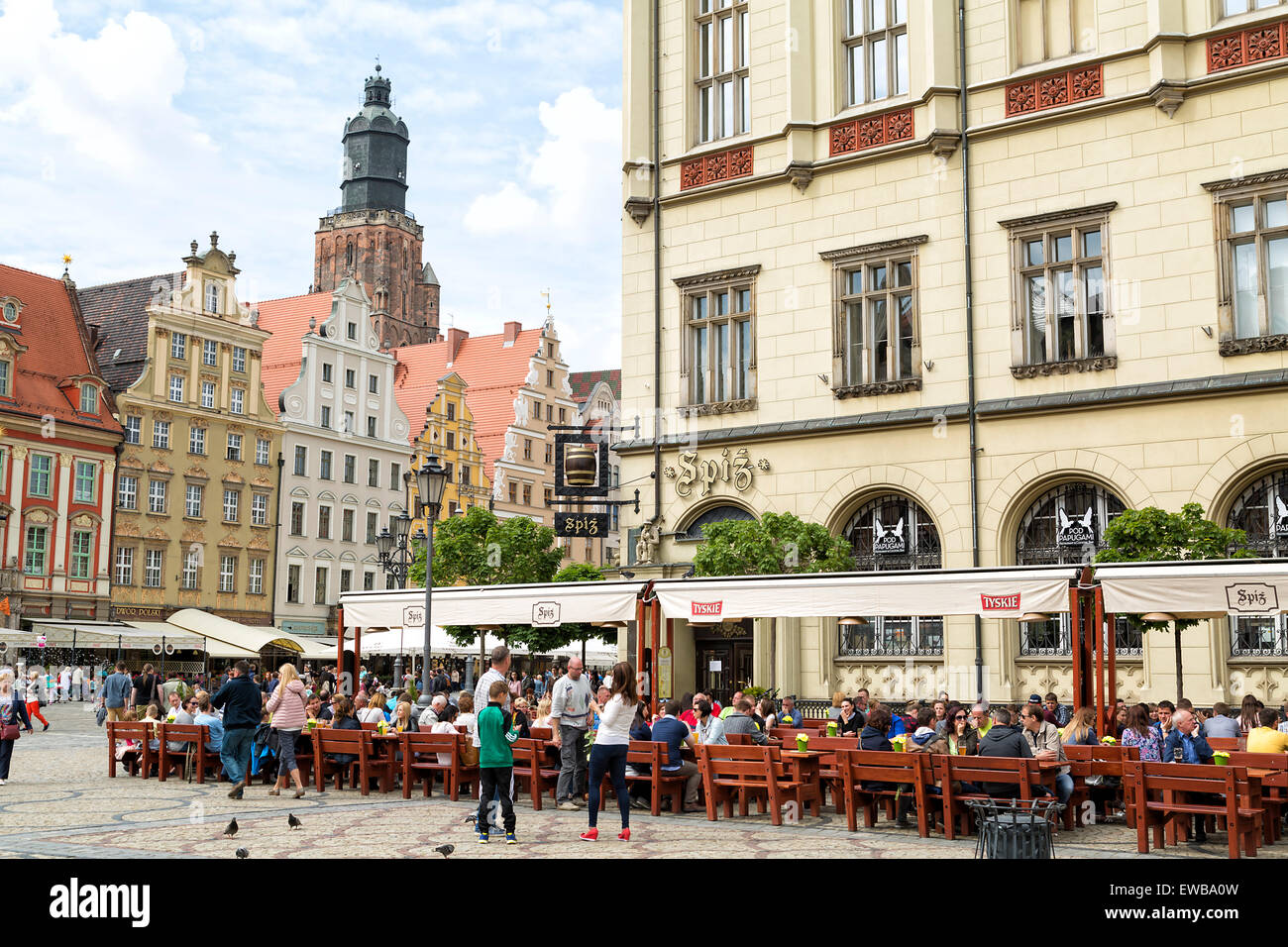 People walking in old town of Wroclaw, Poland Stock Photo - Alamy