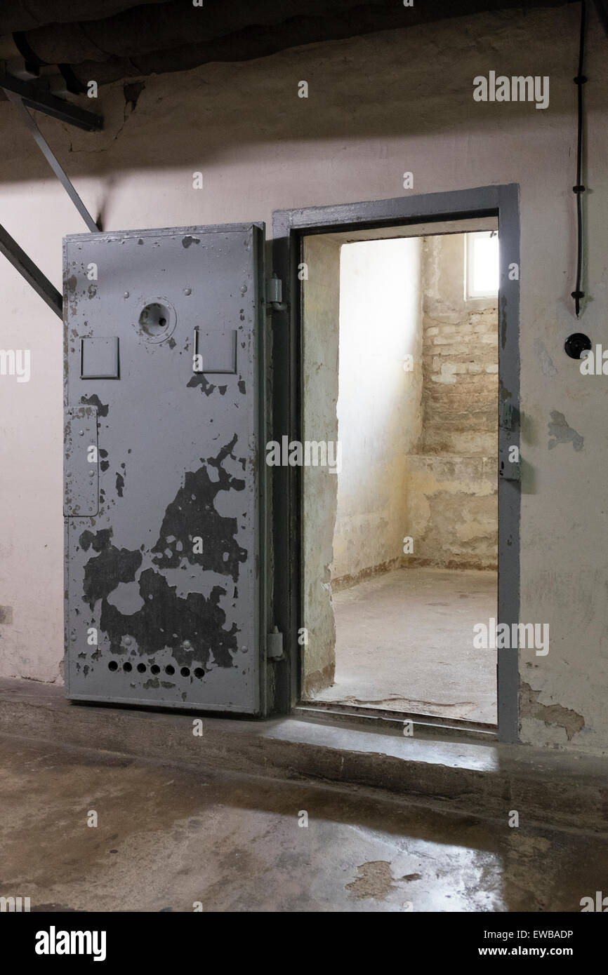 Prison cell, Stasi prison, Hohenschönhausen Memorial, Berlin, Germany ...