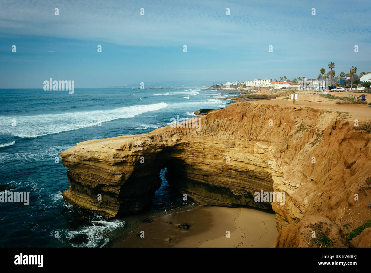 Beach and cave in cliffs hi-res stock photography and images - Alamy