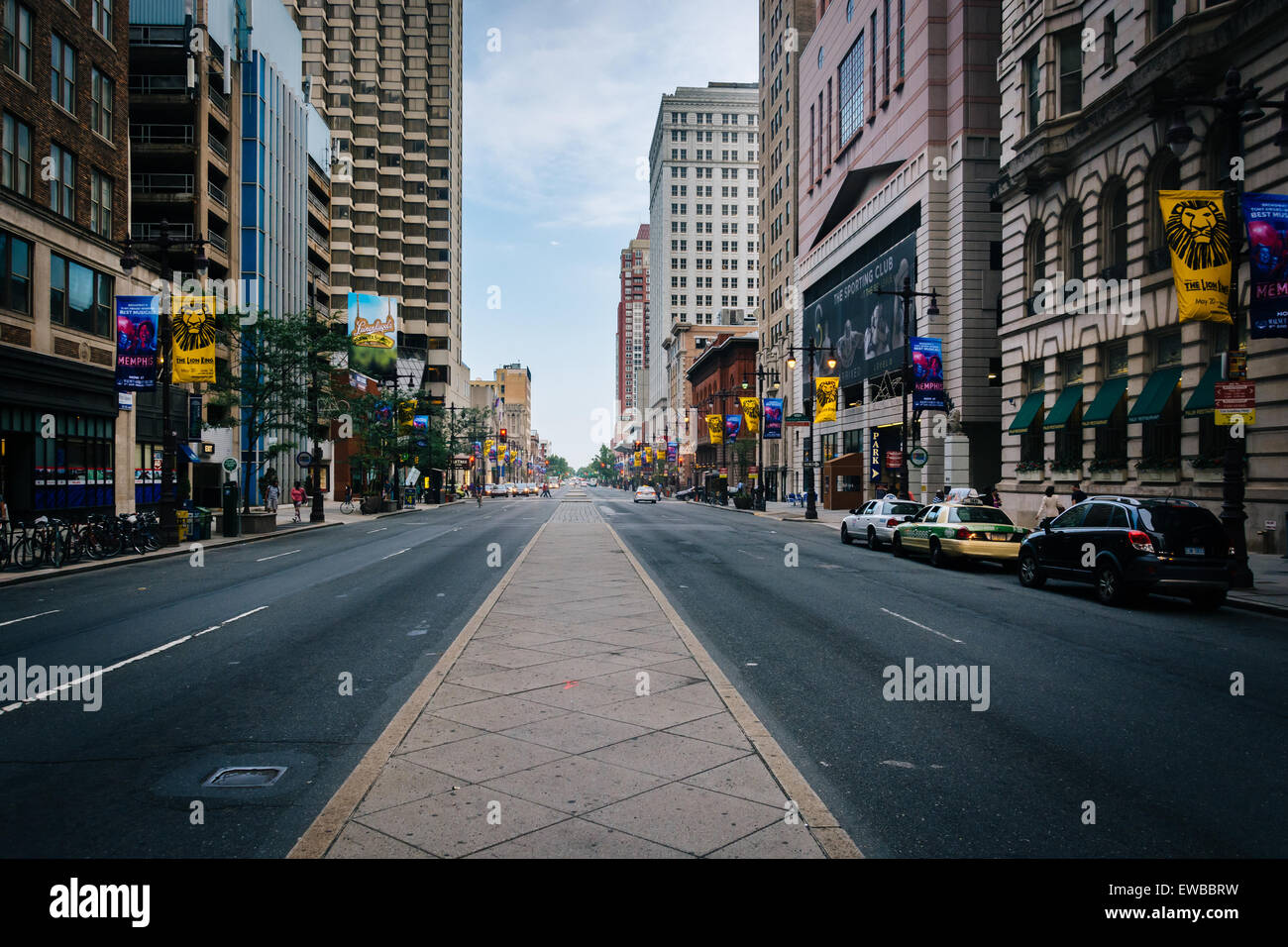 Philadelphia city street hi-res stock photography and images - Alamy