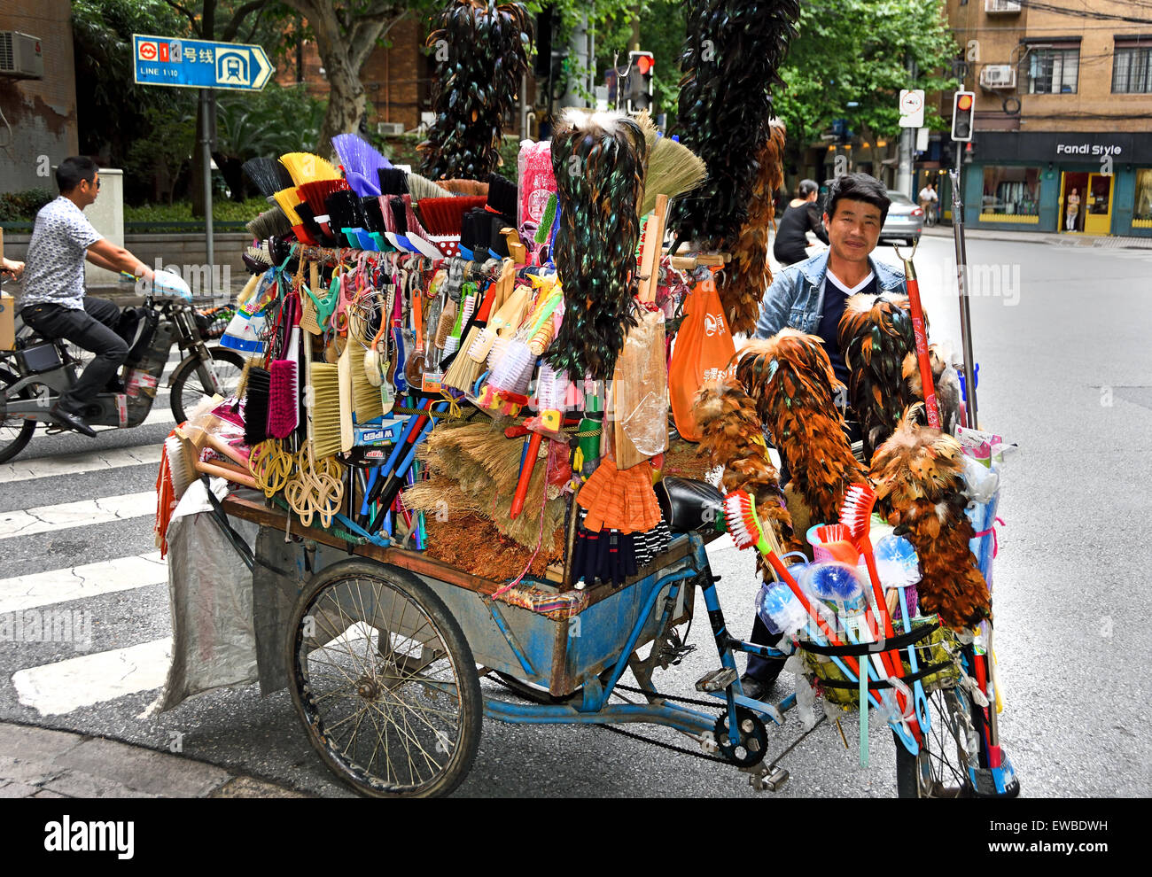Peddler hi-res stock photography and images - Alamy
