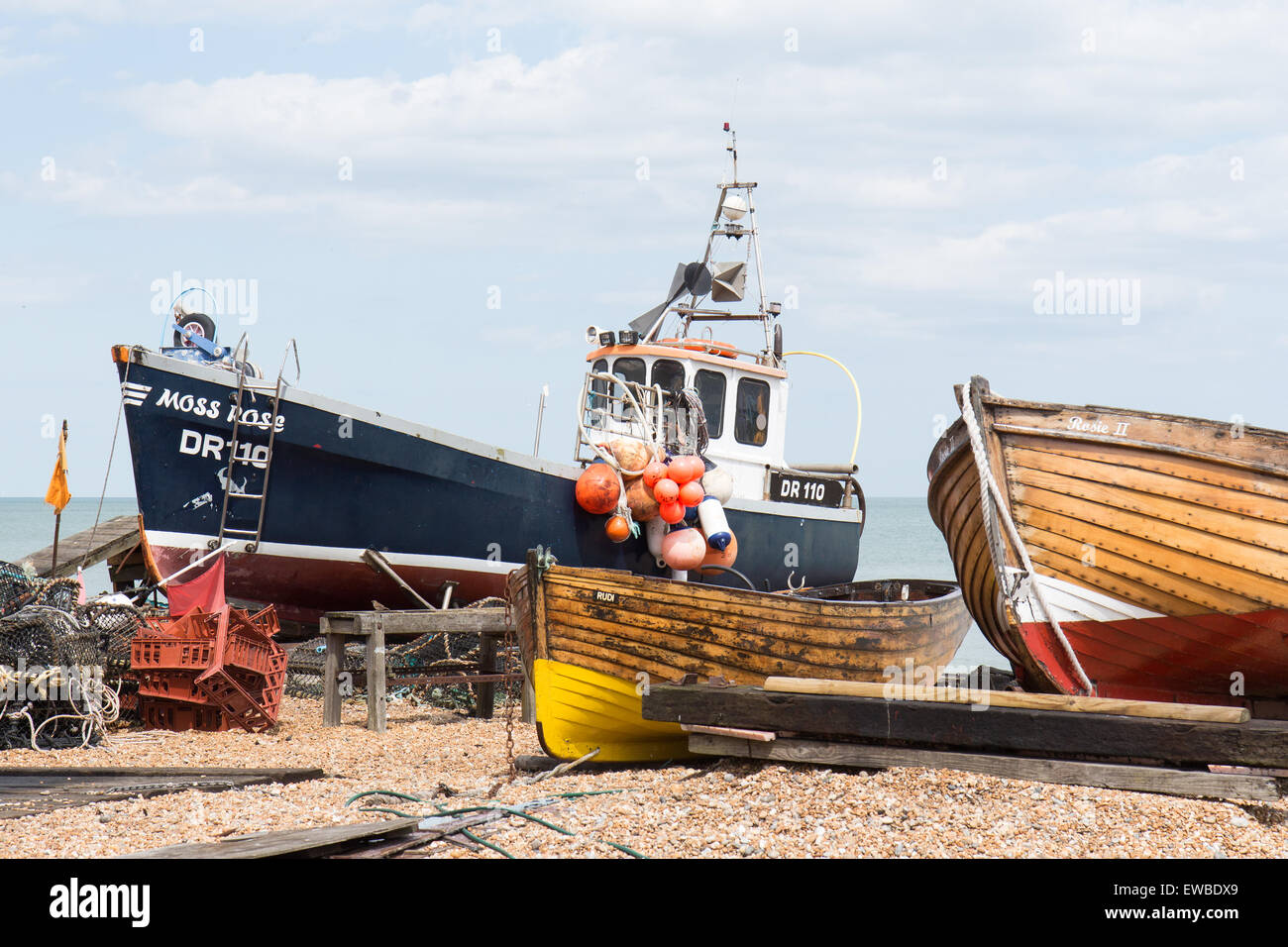 Deal beach fishing boat kent hi-res stock photography and images - Alamy