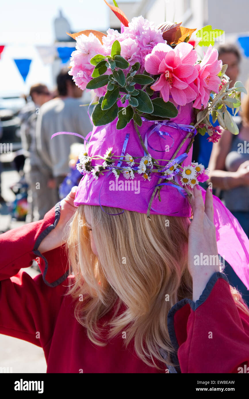 Easter bonnet and girl hi-res stock photography and images - Alamy
