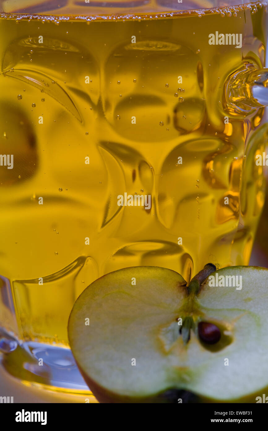 Cider in pint glass Stock Photo - Alamy