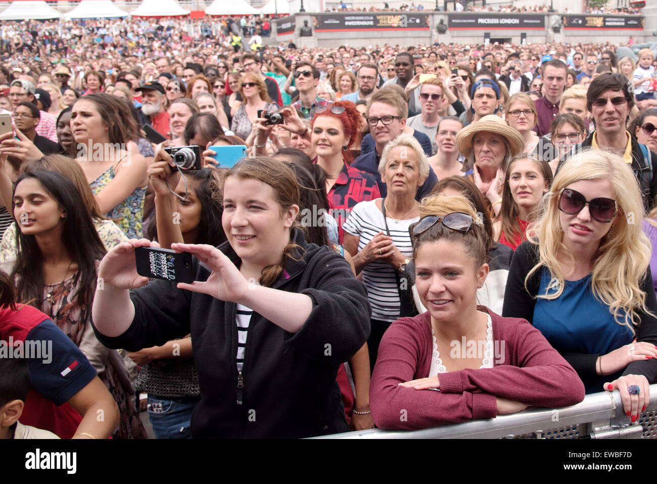 London, UK. 21st June, 2015. Hundreds of people attended to watch the ...