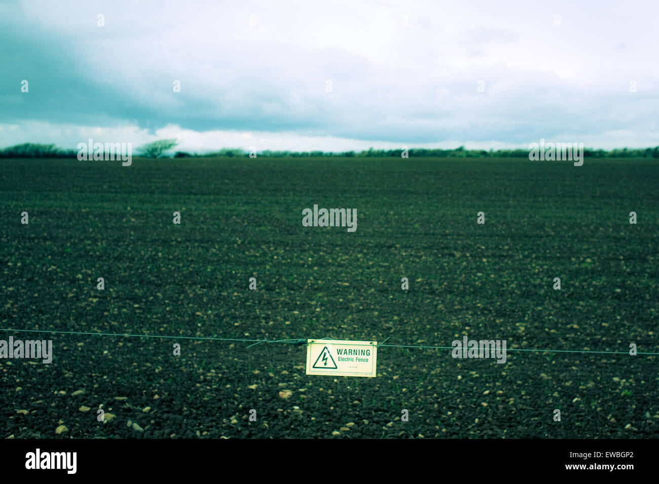 Electric fence sign hi-res stock photography and images - Alamy