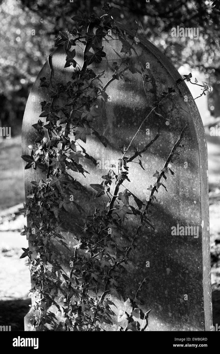 Gravestone rip hi-res stock photography and images - Alamy