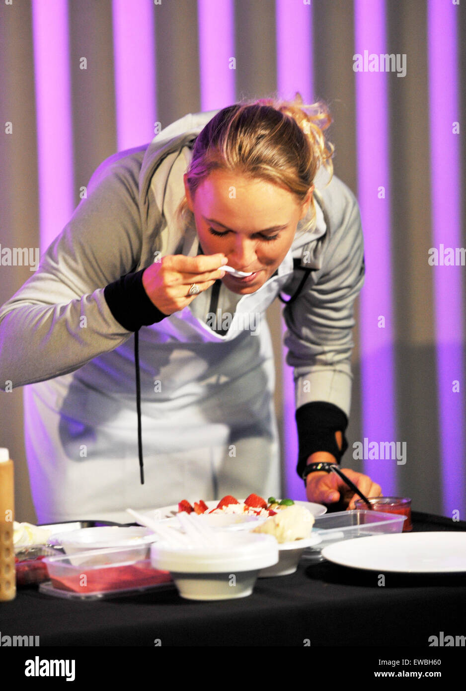 Caroline wozniacki laughing hi-res stock photography and images - Alamy
