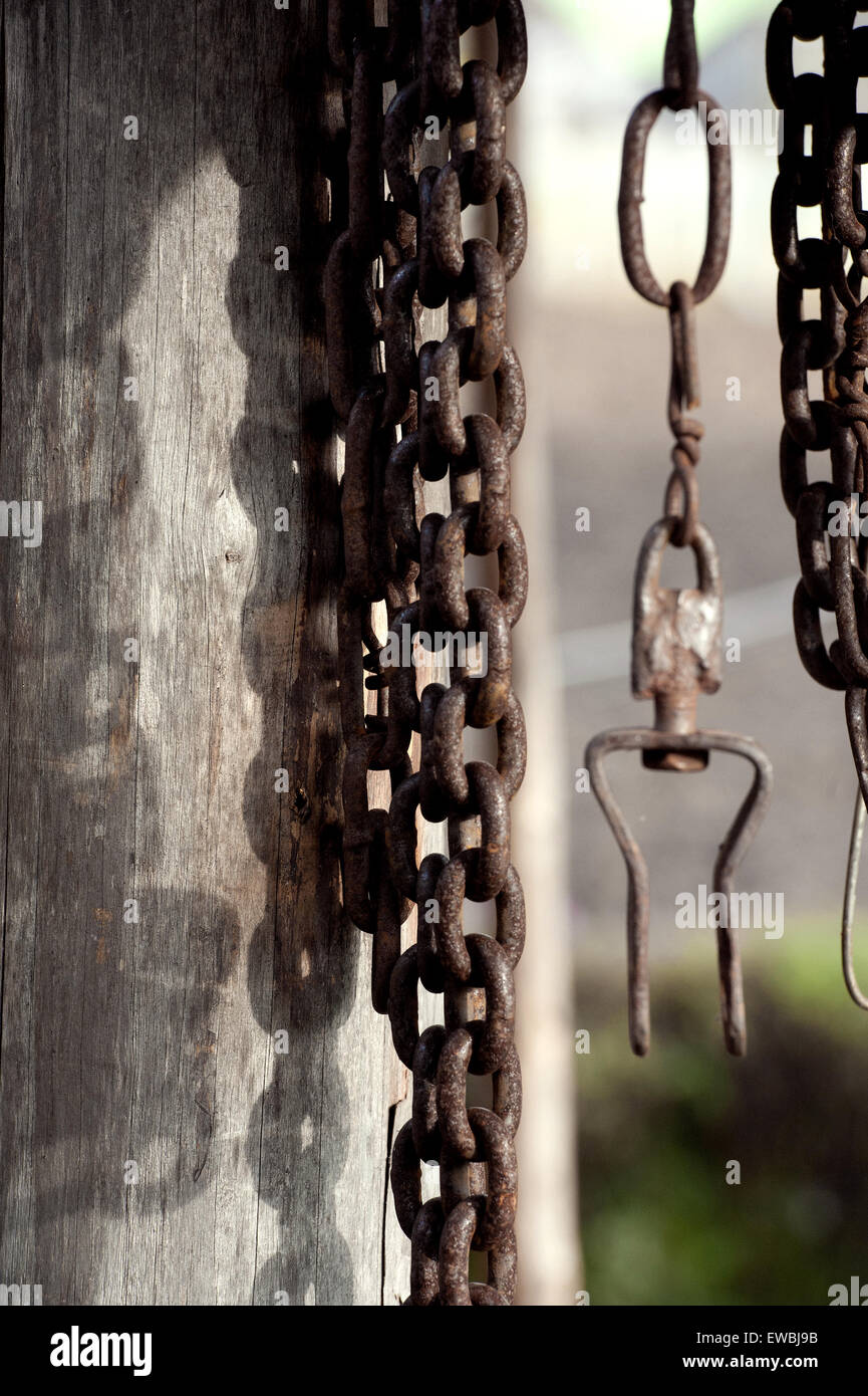 Old rusty iron chain Stock Photo - Alamy