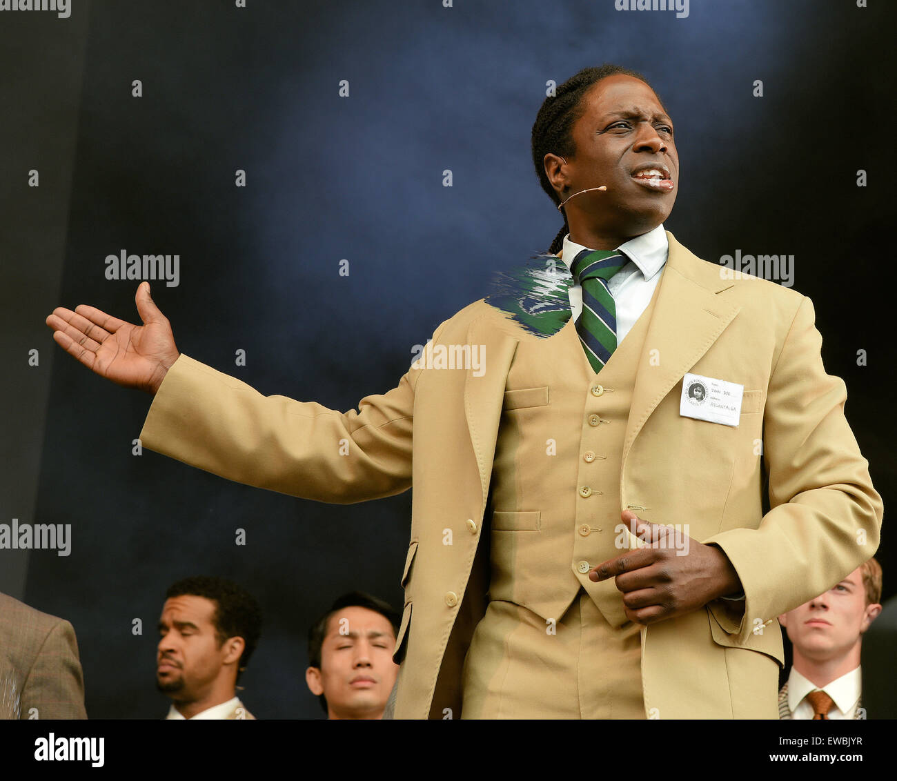 London, UK. 20th June, 2015. Hugh Maynard and The cast of Miss Saigon ...