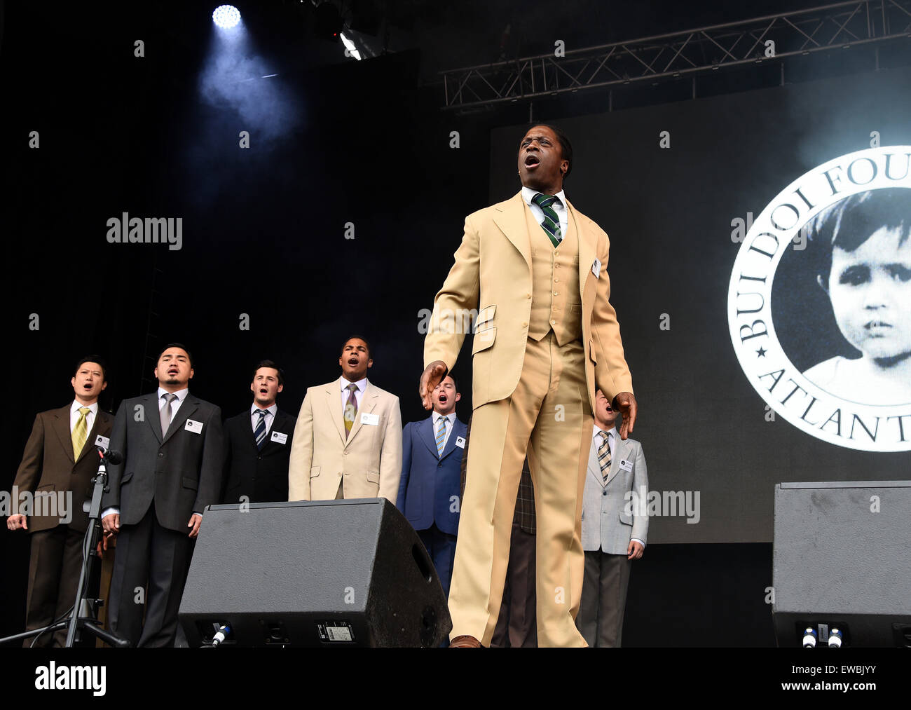 London, UK. 20th June, 2015. Hugh Maynard and The cast of Miss Saigon ...